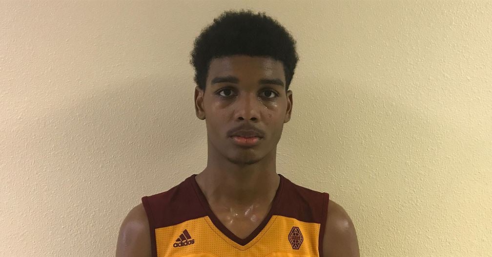 2018 wing Feron Hunt sets visits