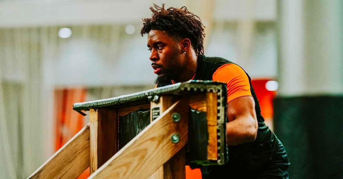 Dylan Sampson helping De’Rail Sims settle in as Tennessee’s new running ...