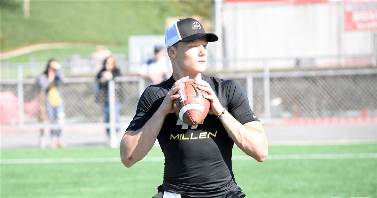 Oregon Quarterback commit Cale Millen throws at the Elite 11