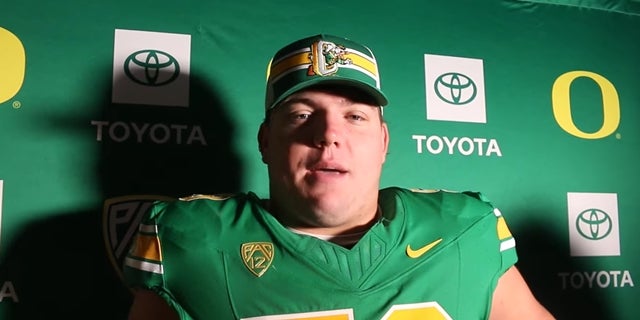 WATCH: Jackson Powers-Johnson gives perspective of Oregon's dominance ...