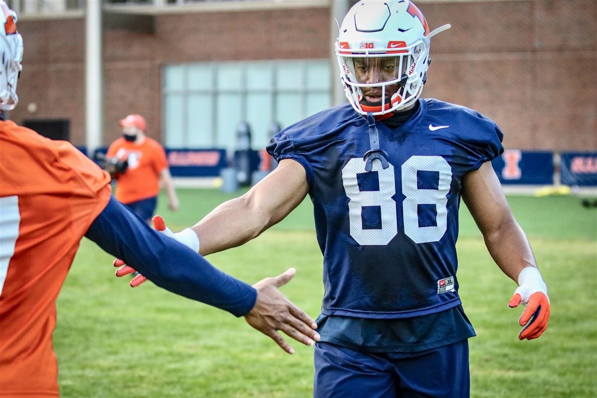 JUST IN: Illini TE Daniel Imatorbhebhe enters transfer portal