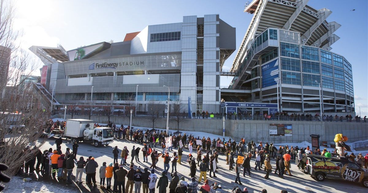 Highlights from the Cleveland Browns 0-16 Parade