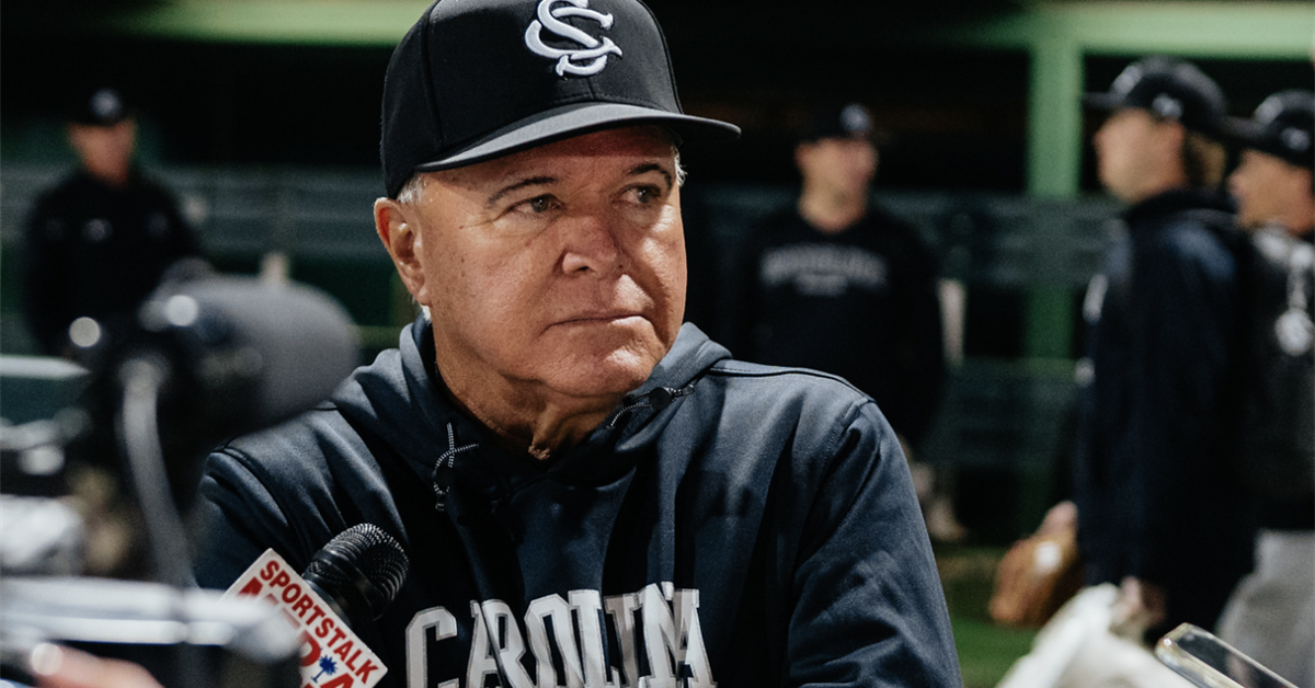 Paul Mainieri: 'I'm totally committed to the University of South Carolina'