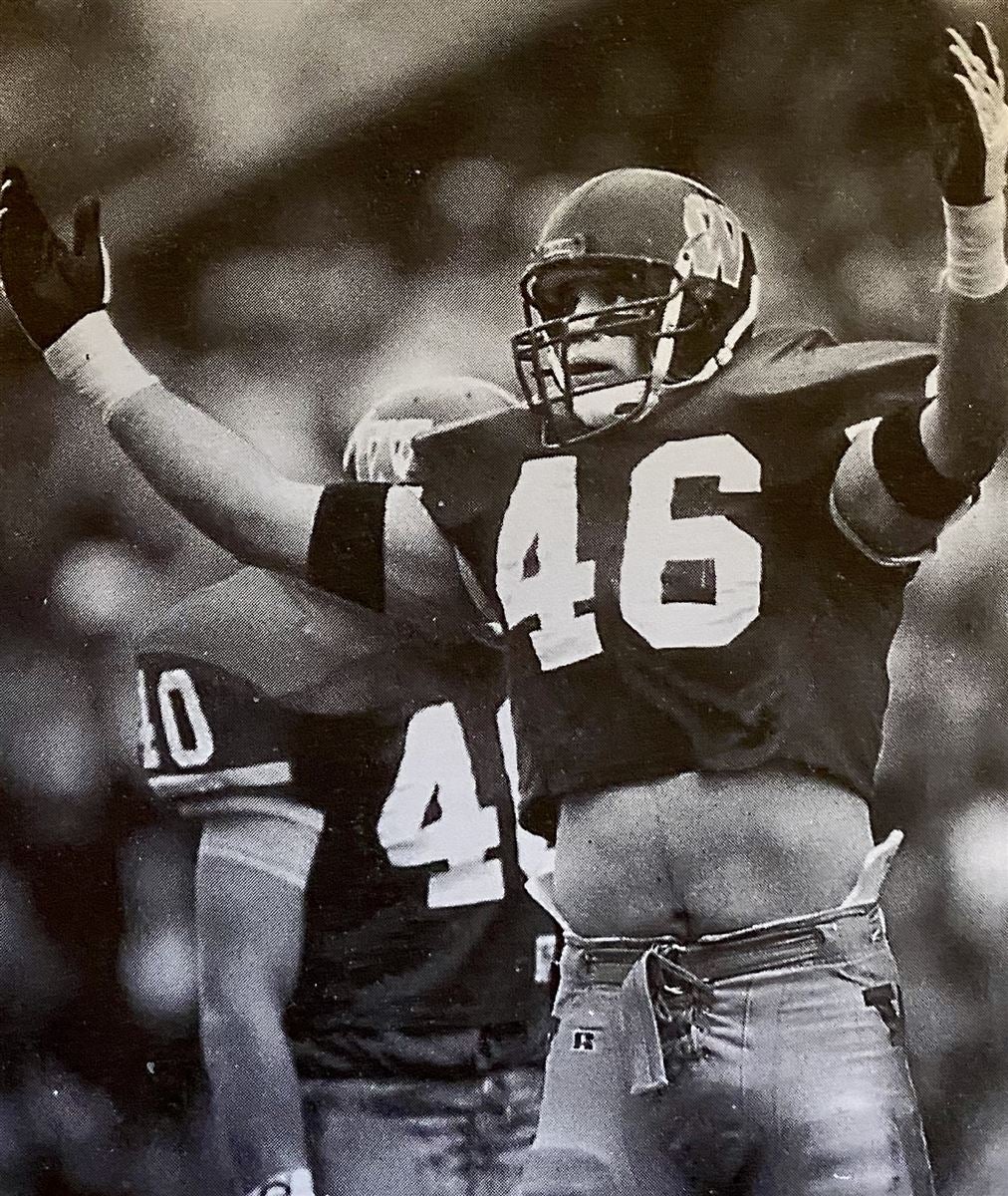 You be the GM: Pick your all-time UW defense & special teams