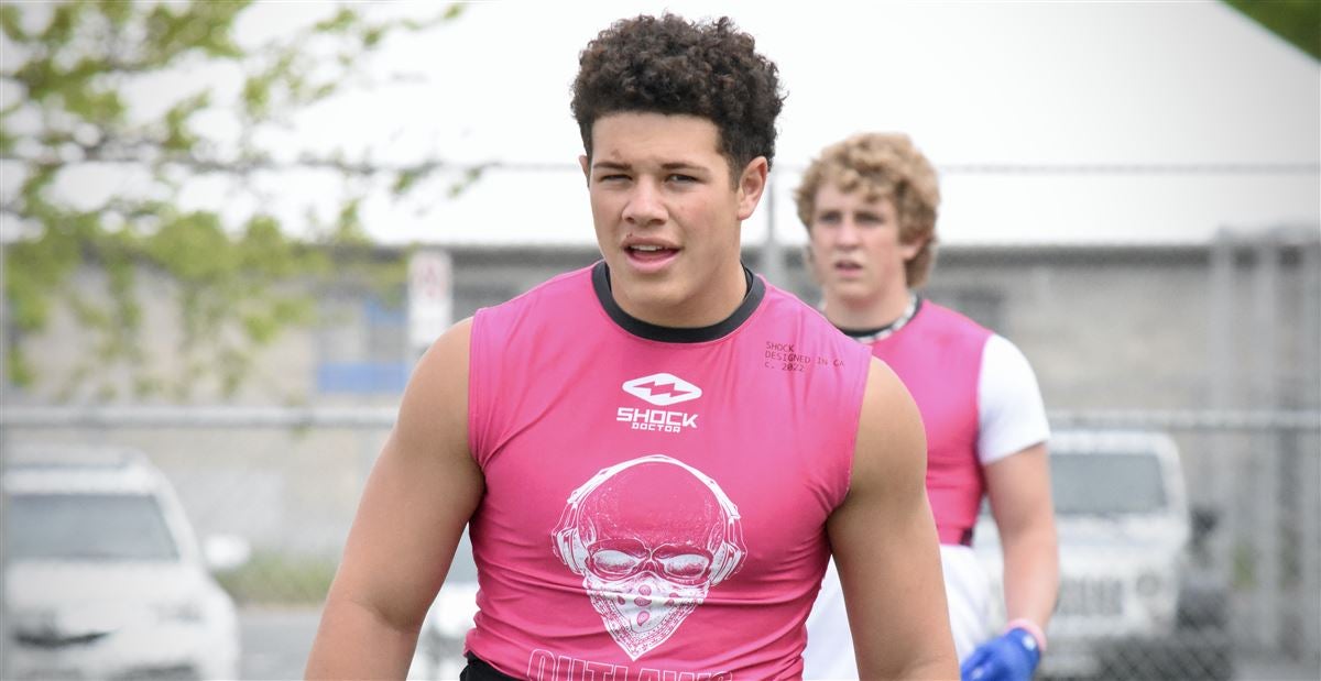 LB Cade Uluave previews UCLA visit