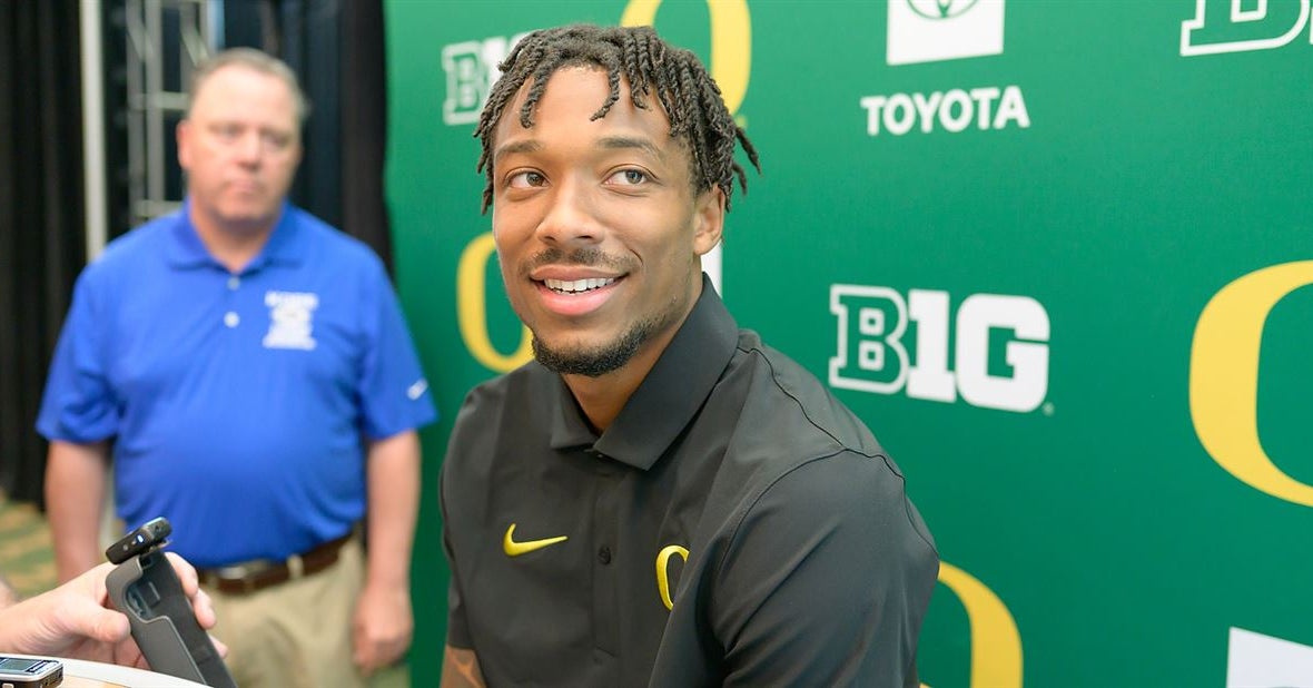 Photos from Oregon's football team media day