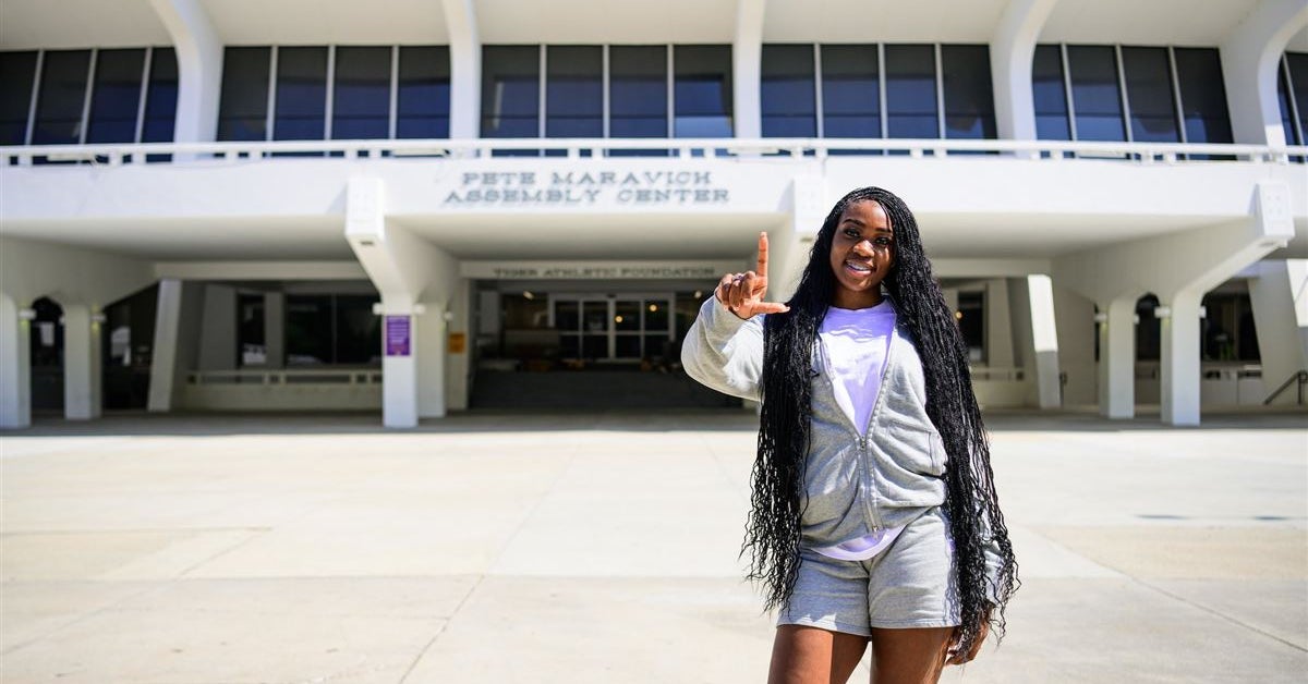 Aneesah Morrow's strong bond with family helped her get to LSU