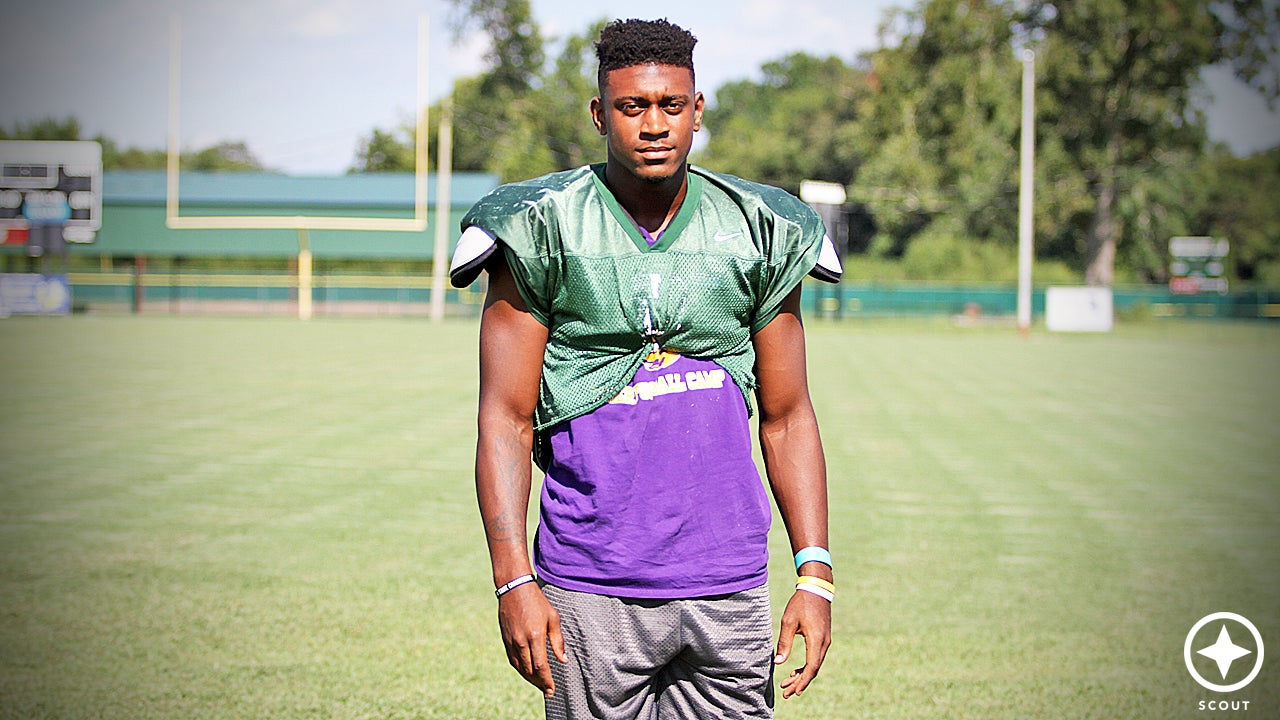 LSU coaches visit with Patrick Queen