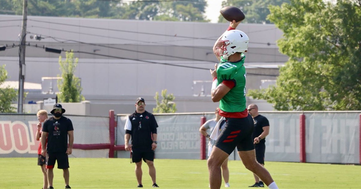 Brady Allen shows improvement, battling for back up QB position