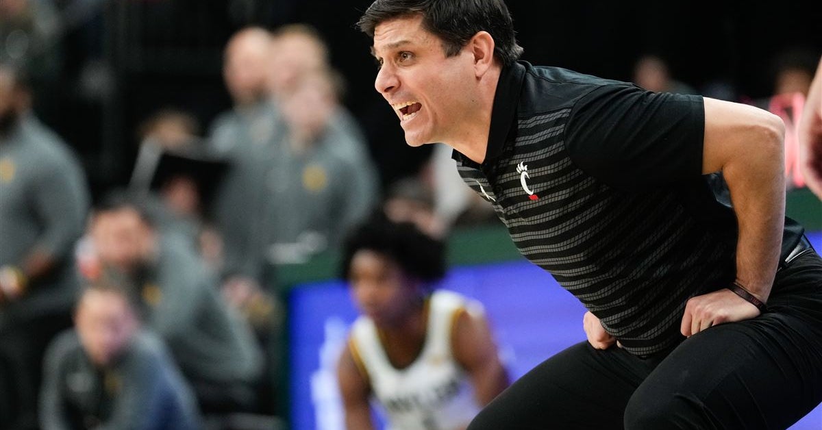 Cincinnati trounced in Waco, falls to 0-3 in Big 12 play