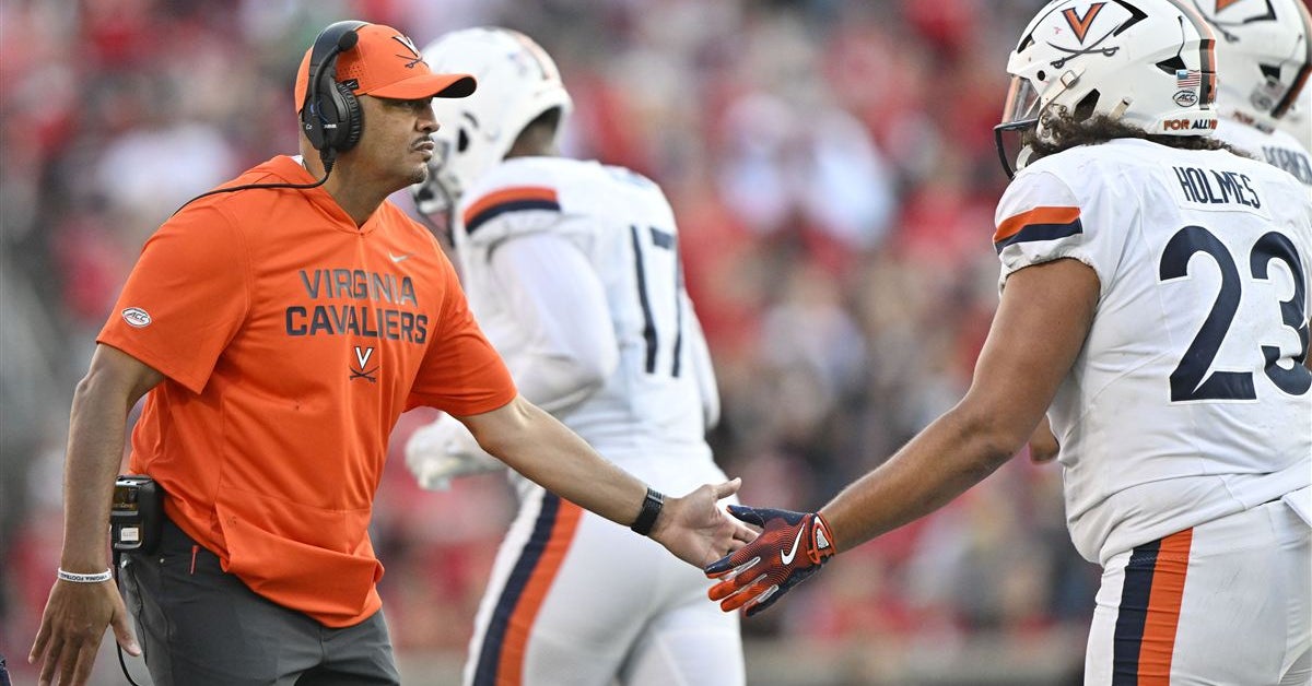 Virginia football moves up to No. 19 in the AP Top25