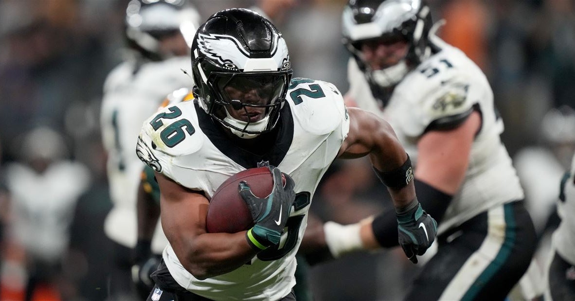 NFL's first Brazil game was a slippery battle between Eagles-Packers