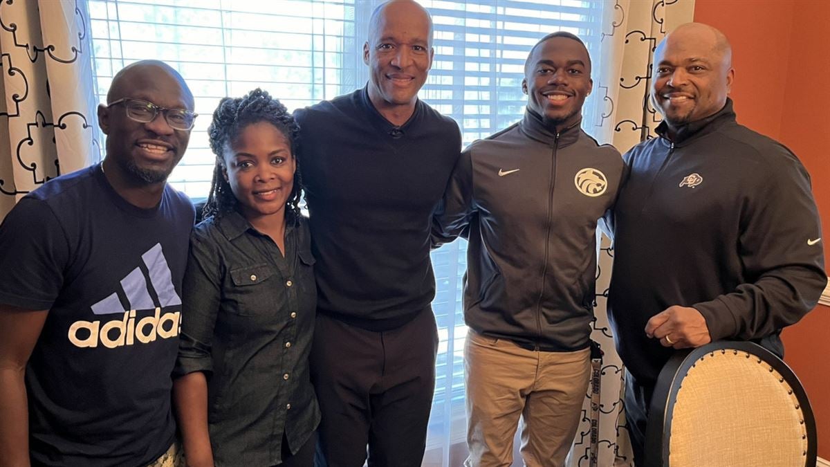 Victor Venn goes off in quarterfinals, meets with Dorrell and Hagan