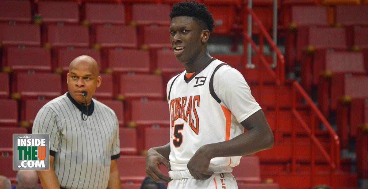 VIDEO: SF Lee Flenor Posts Double-Double Against Major Talent