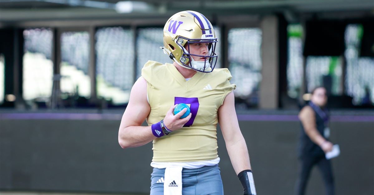 Jedd Fisch, Yogi Roth, Will Rogers, and Alphonzo Tuputala talk after ...