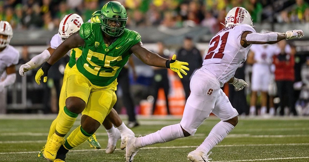 Oregon OL Marcus Harper announces return for senior season in 2024
