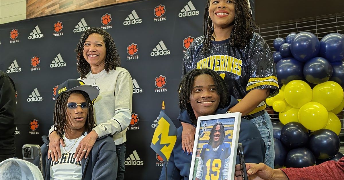 Watch: Belleville HS stars Bryce Underwood and Elijah Dotson officially ...