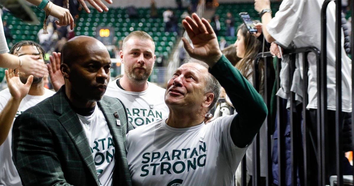 Izzo, Spartans 'hug' grieving Michigan State community with emotional ...