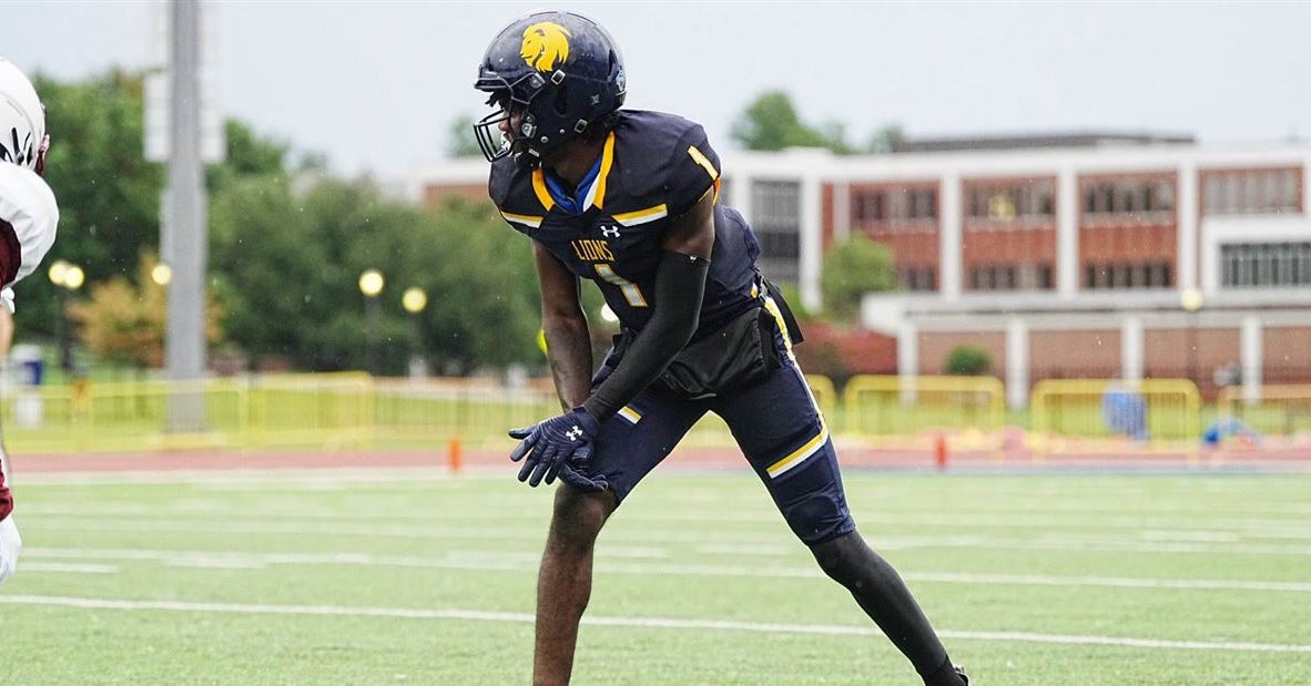 Andrew Armstrong commits to Arkansas