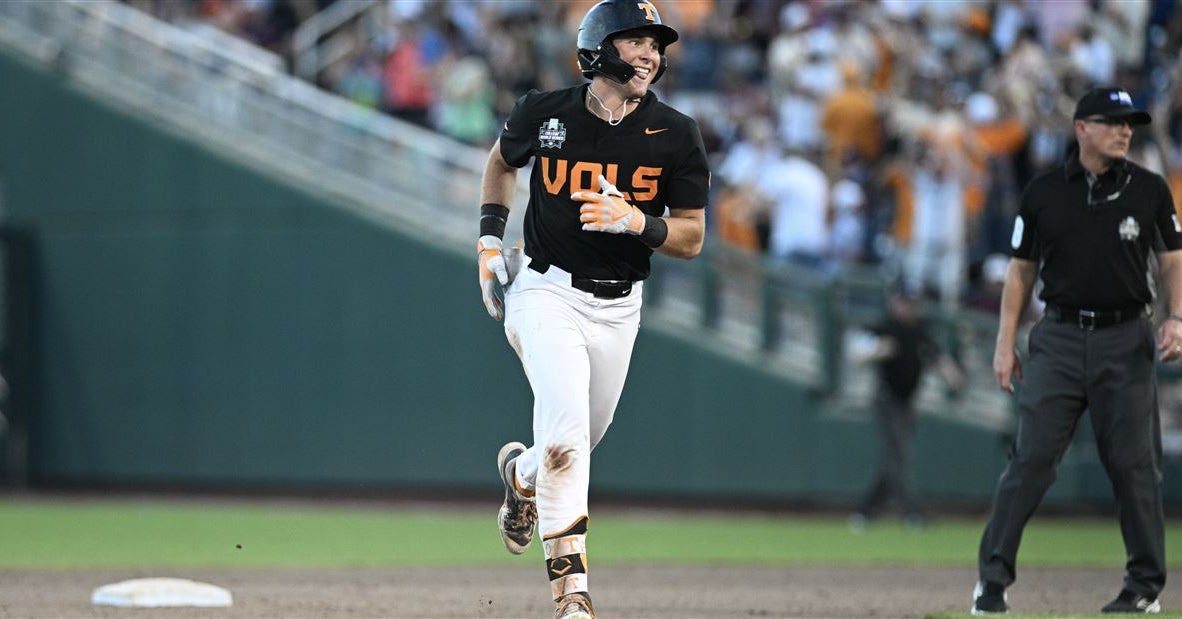 Tennessee baseball's Dylan Dreiling signs deal with Texas Rangers