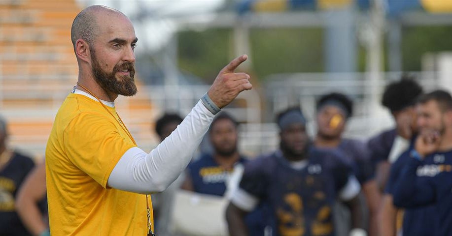 Oklahoma football draws praise from Kent State coach Sean Lewis ahead ...