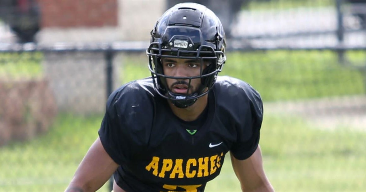 Kobe Savage flips commitment to Kansas State