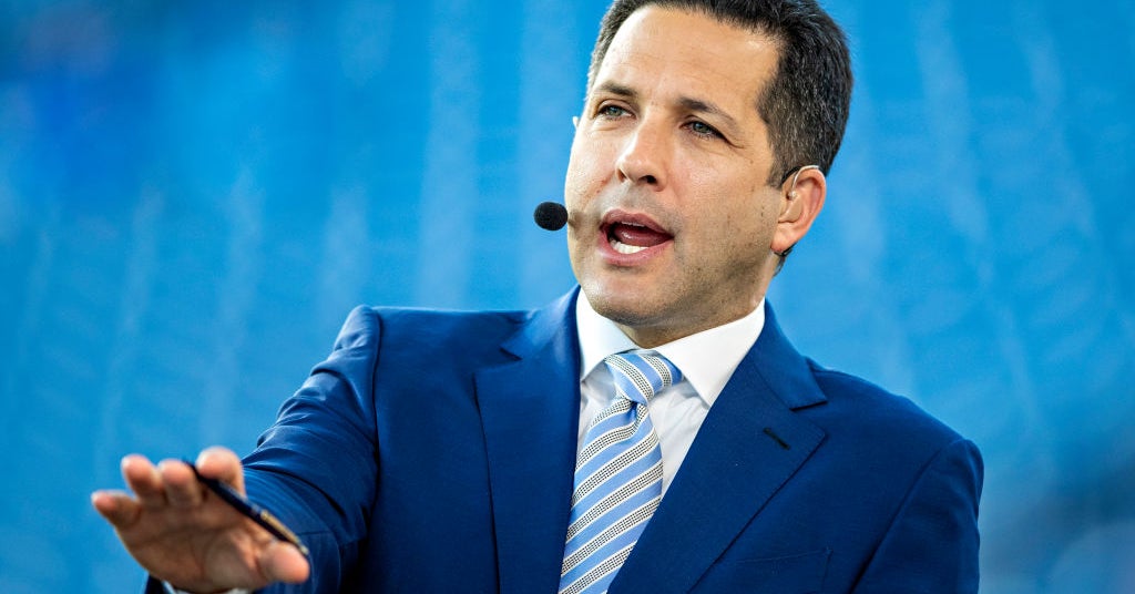 WATCH: ESPN's Adam Schefter leaves mid-segment to take a call on NFL ...