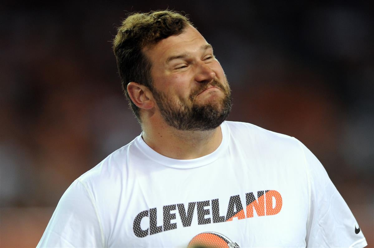 Joe Thomas jabs Kevin Zeitler, Brian Hoyer