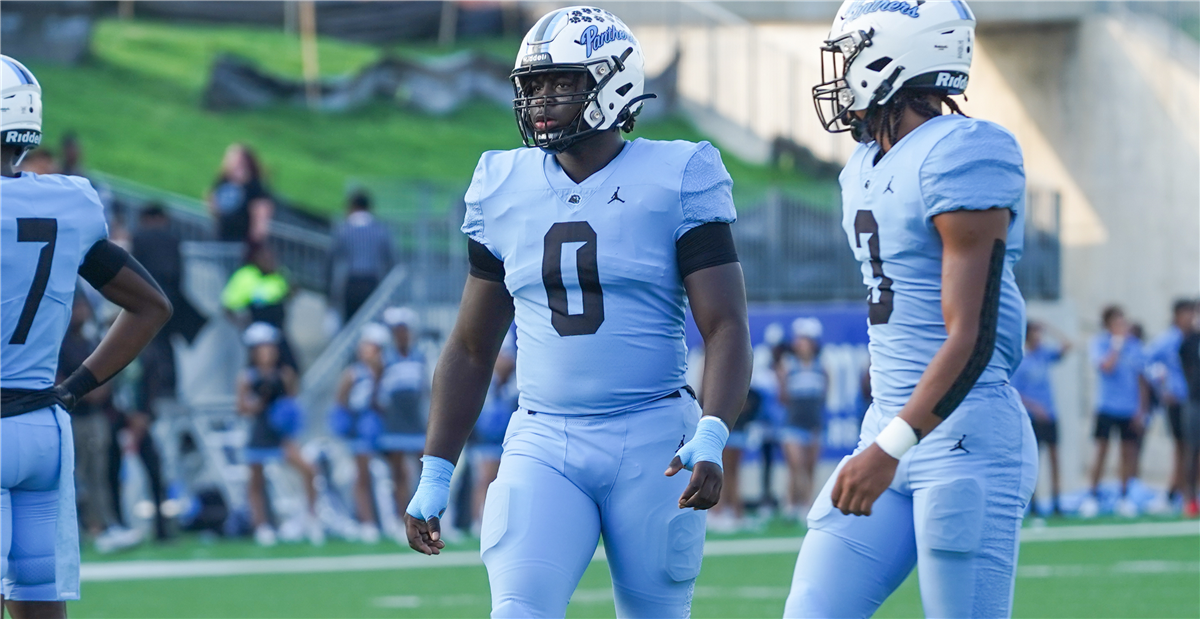 Five-star DL David DJ Hicks and his family have a great return to Texas A&M