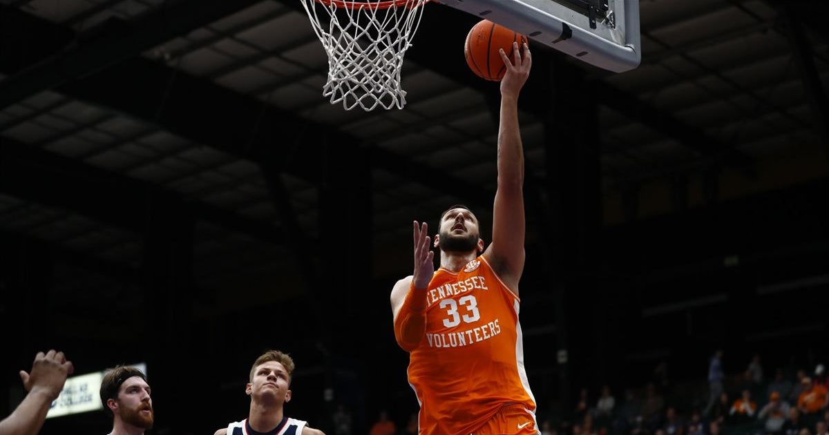 Tennessee basketball: Uros Plavsic ruled out after ankle injury