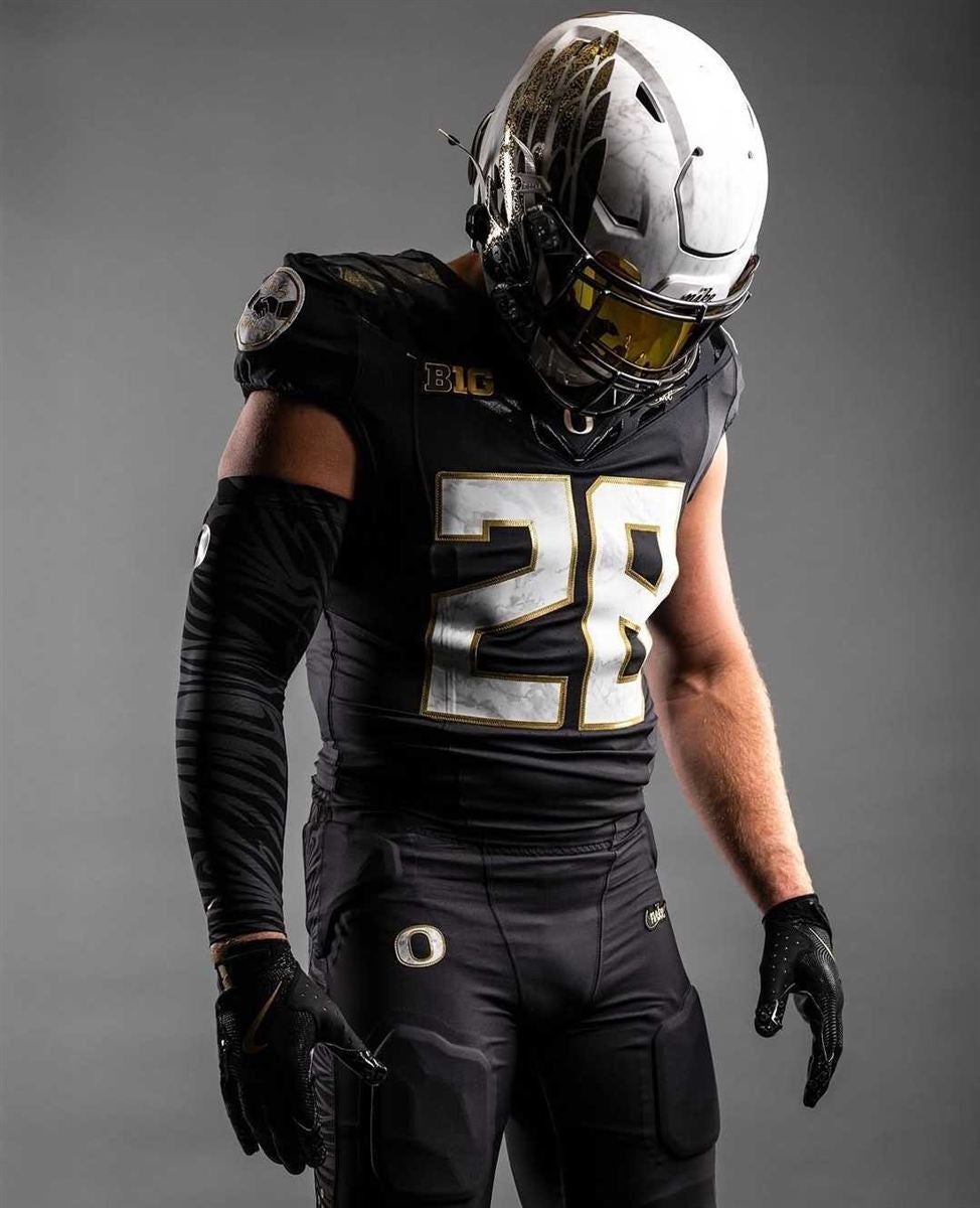 Oregon football releases special tribute uniforms ahead of Ducks vs ...