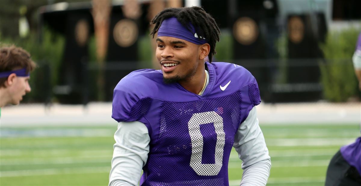 Photos and highlights from Kansas State's Christmas Eve practice