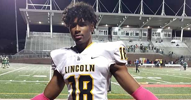 Washington's No. 1 2023 prospect Jayden Wayne lands 'unexpected' LSU offer