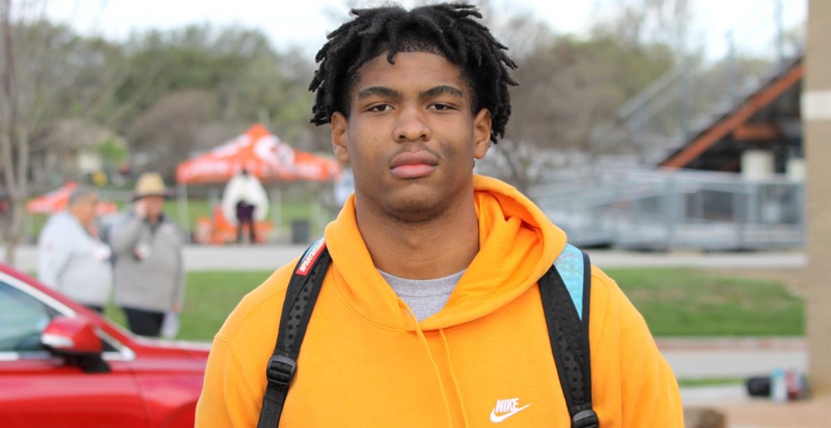 Where Texas stands for Dealyn Evans, Aaron Butler ahead of Friday ...