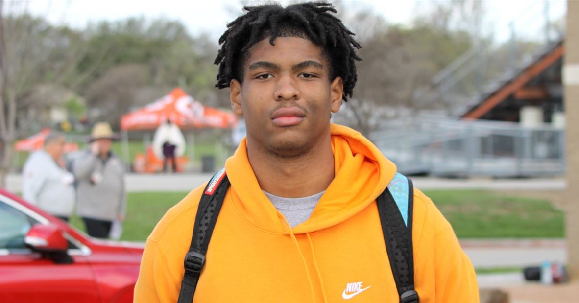 Where Texas stands for Dealyn Evans, Aaron Butler ahead of Friday ...