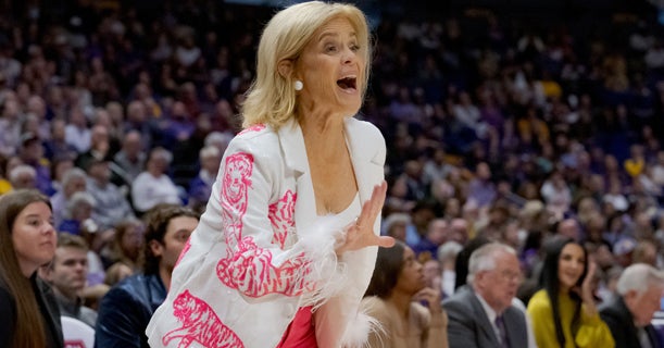 LSU women’s bball announces first transfer portal signing