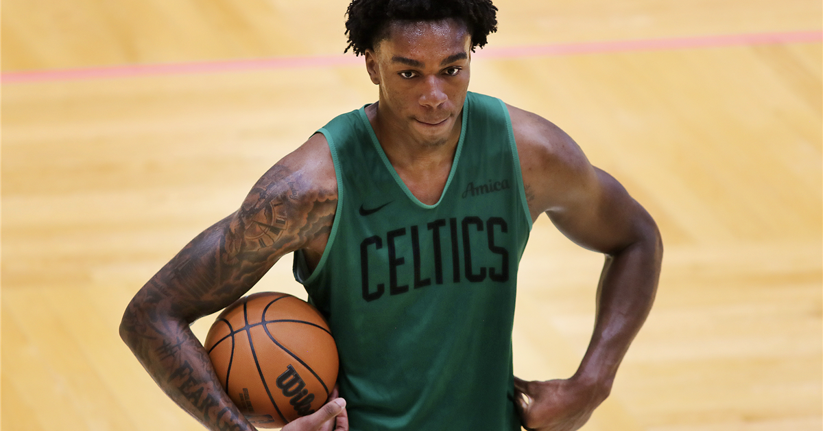 Amari Williams signs two-way contract with Celtics