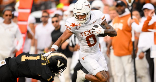 Chip Shots: Why Texas junior receiver DeAndre Moore Jr. is entering the ...