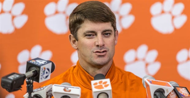 Sources: Clemson OC Jeff Scott likely to become next USF coach