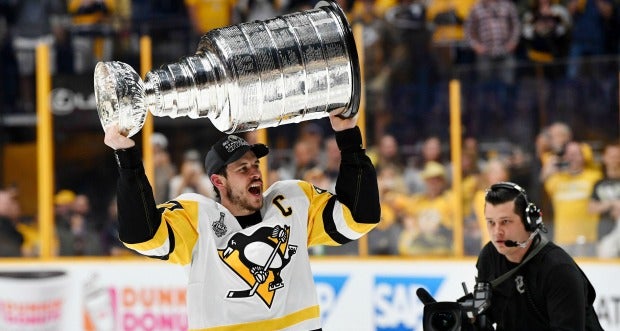 Sidney Crosby wins Dapper Dan Sportsman of the Year