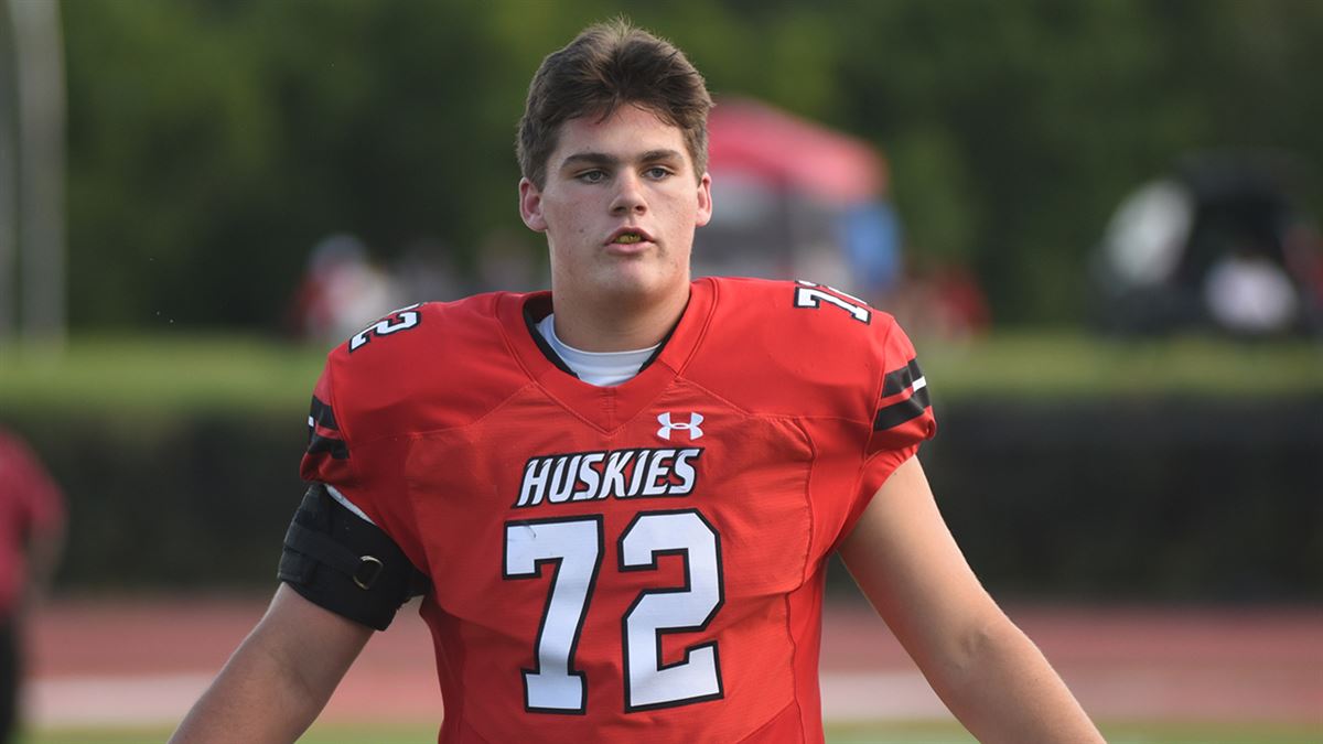 4-star OT Riley Quick continues to 'weigh his options'