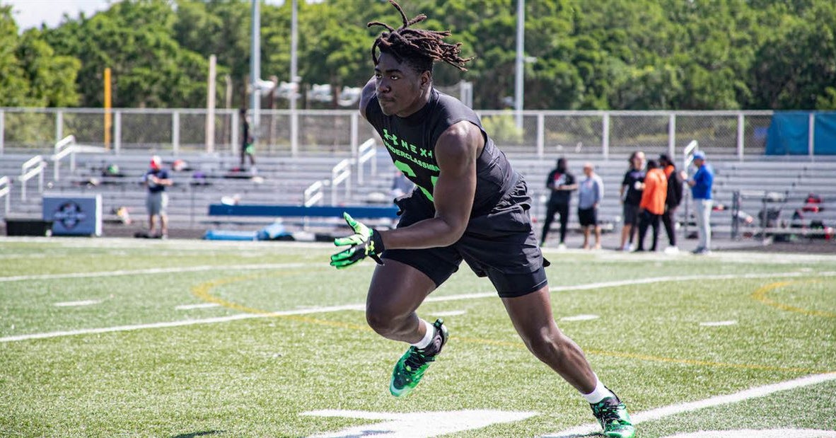 Lake City LB Jaden Robinson signs with Florida