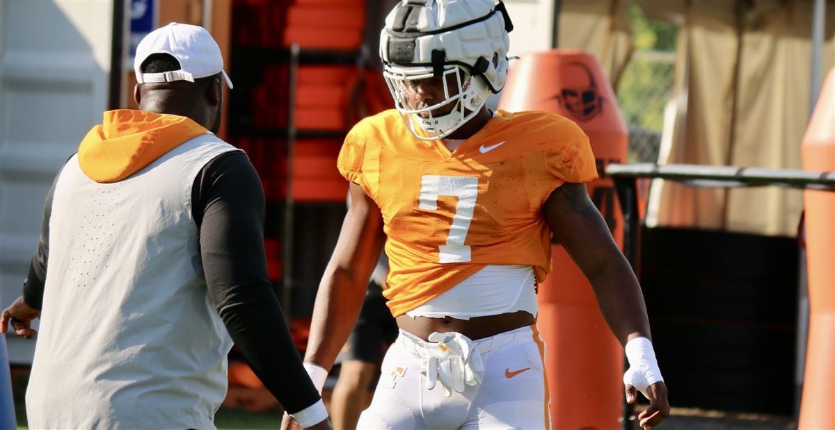 Banks: Vols freshman linebacker is 'going to play a ton for us'