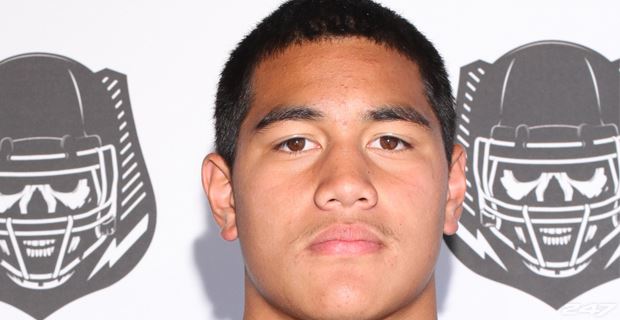 Get to know: Oregon defensive lineman Austin Faoliu