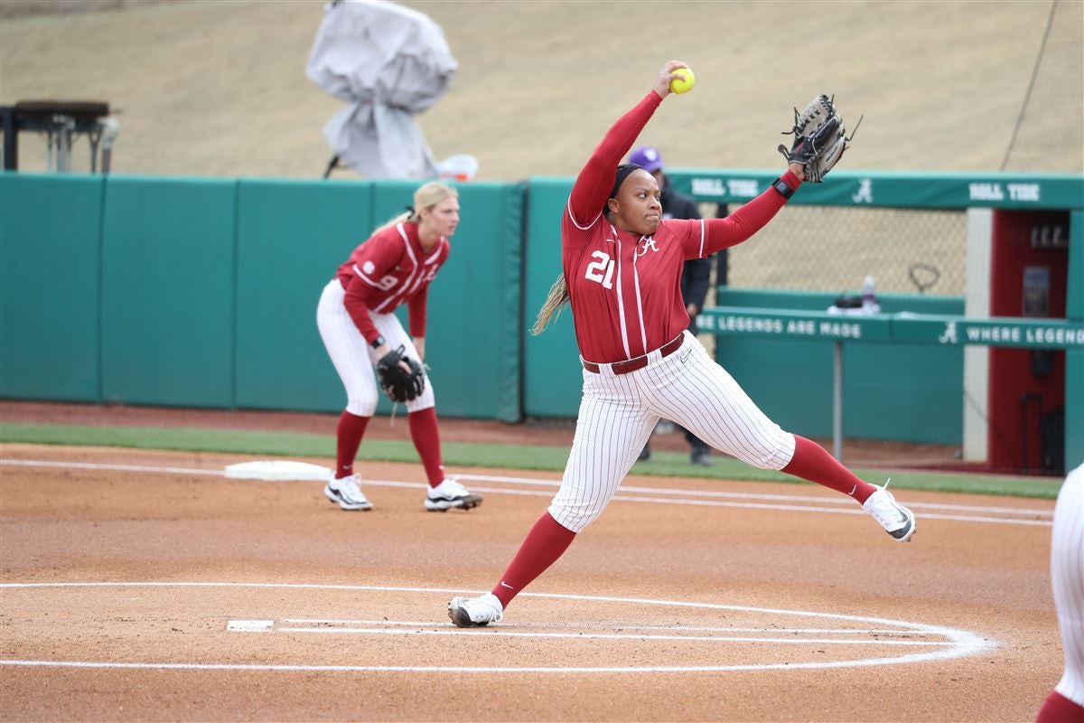 Softball Rewind: Crimson Tide sweep home-opening weekend to start 10-0