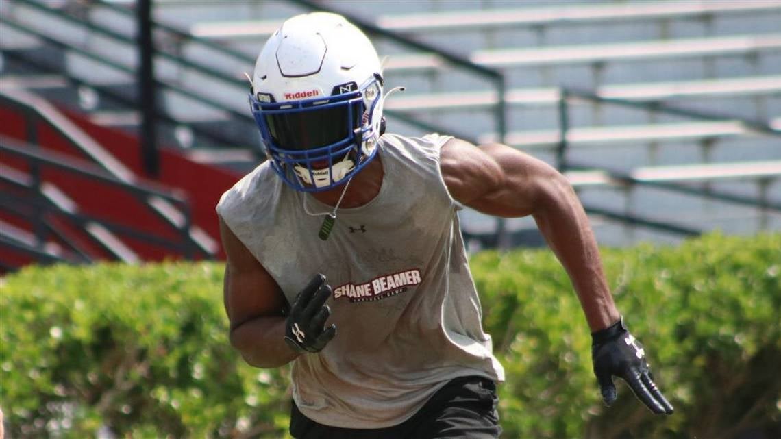 Anthony Addison commits to South Carolina