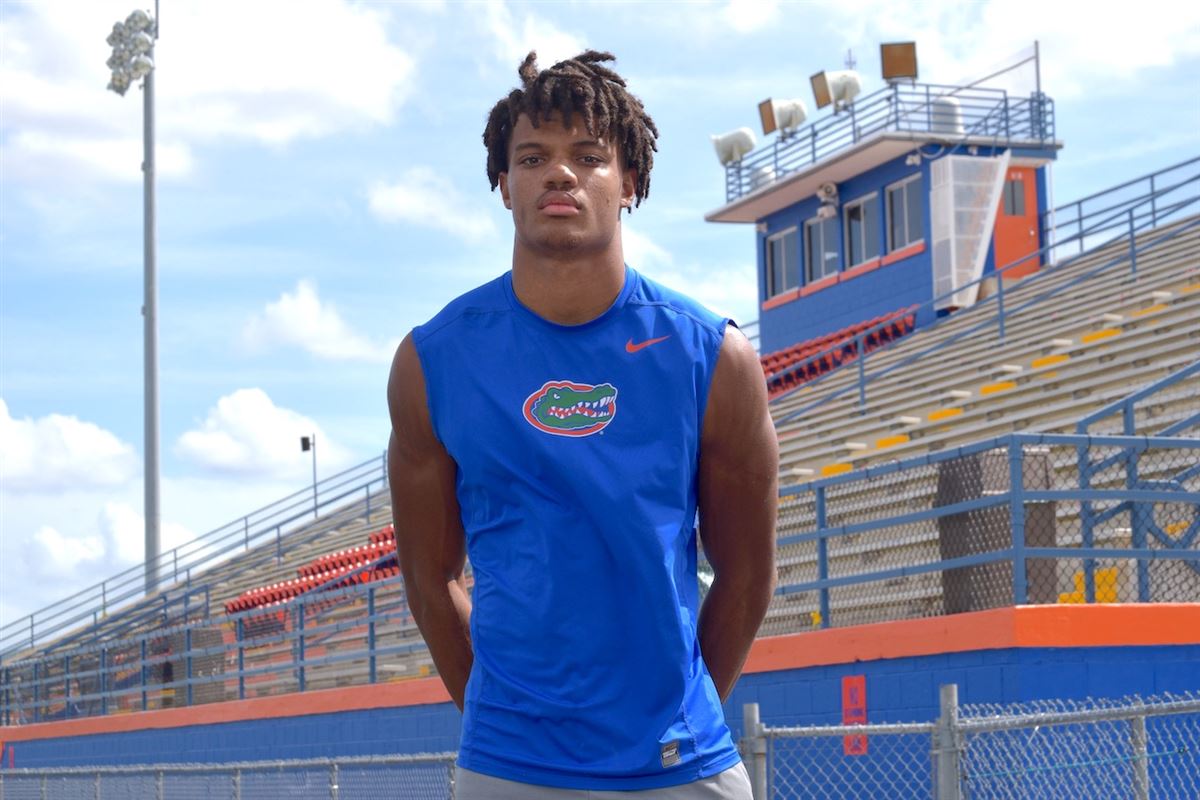 4-star WR Jayden Gibson names Top 8 schools