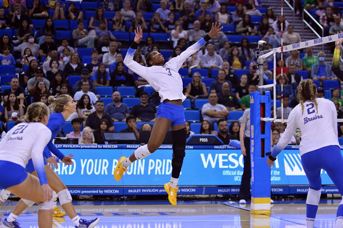 Photo Gallery - Women's Volleyball drops heartbreaker to #17 Oregon in ...