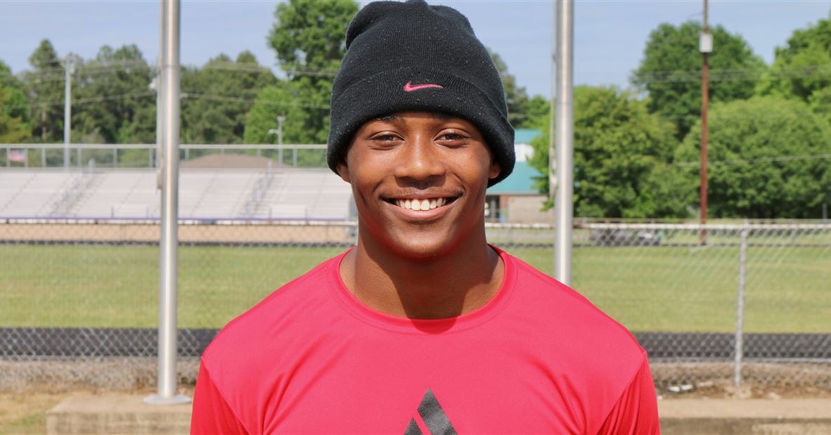 DB Jaylen Lewis says Auburn has a 'big lead' after OV