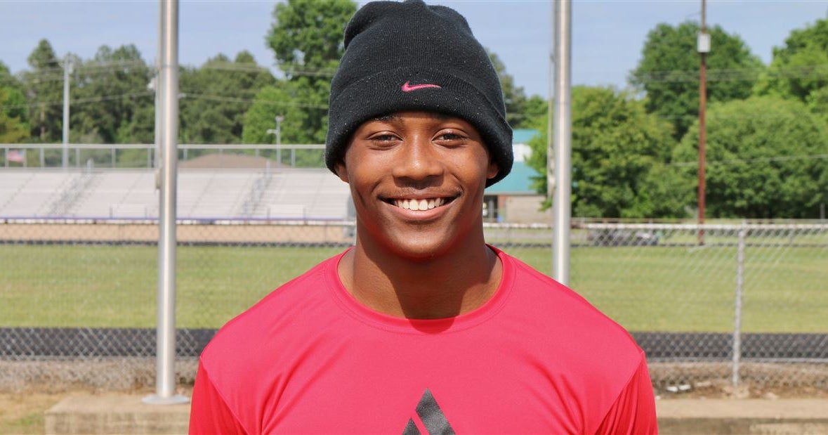 DB Jaylen Lewis says Auburn has a 'big lead' after OV
